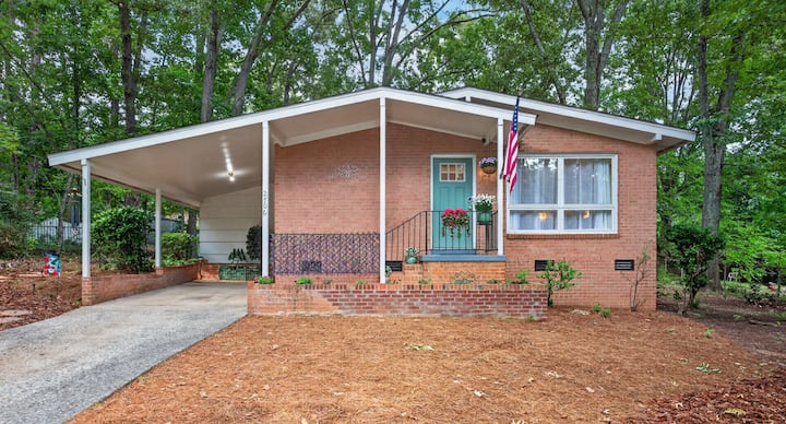 Cozy Brick Ranch | Central Greensboro | Sleeps 6 - Greensboro, NC
