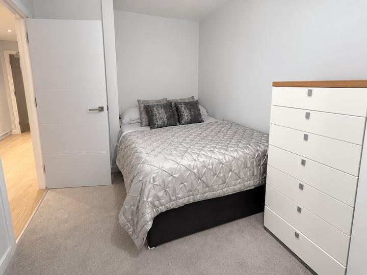 Basic One Bedroom Apartment - Luton