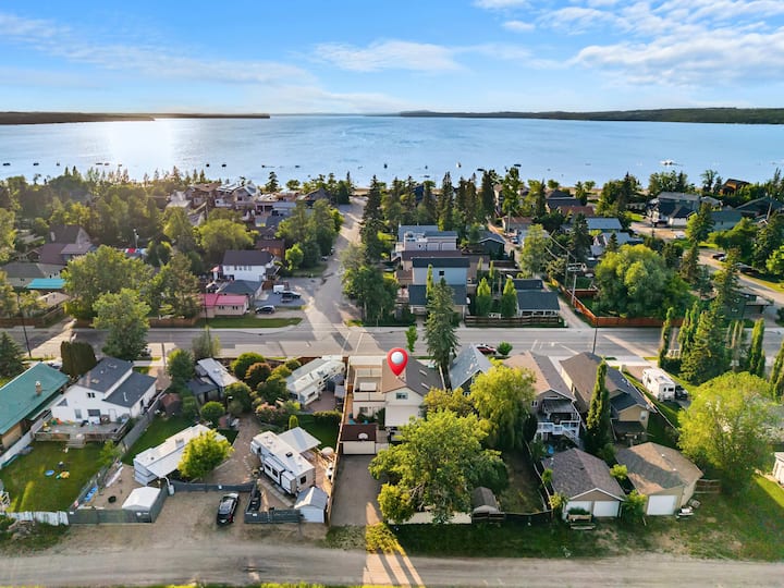 Tahimik Shores | By Lake | Bbq+firepit | Sleeps 10 - Sylvan Lake