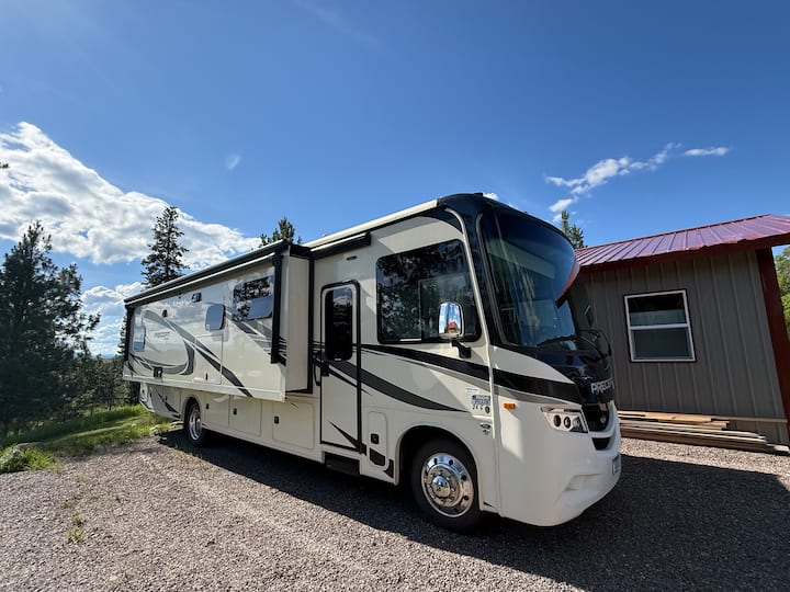 Camper Under The Big Sky - Columbia Falls, MT