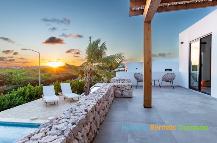 Luxury Escape | Private Pool Villa - Curaçao