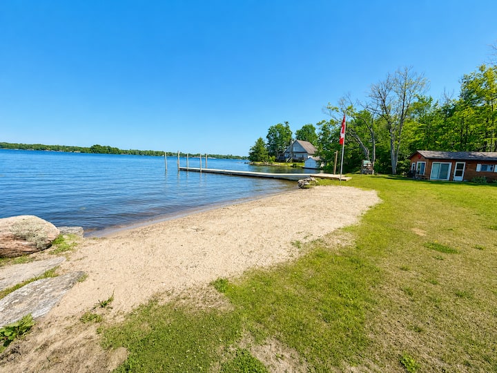 The Dock Lake House | Hot Tub | Sauna | Beach - Muskoka District Municipality