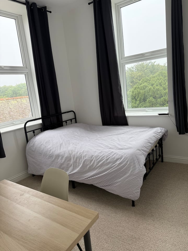 3 Bedroom & 1 Bedroom Apartments And Rooms To Let - Portreath