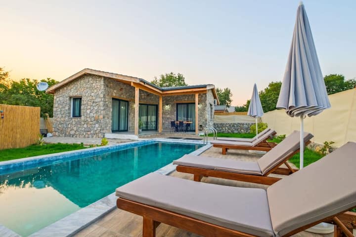 Tarihi Rum Evleri Manzaralı 2+1 Villa - Kayaköy