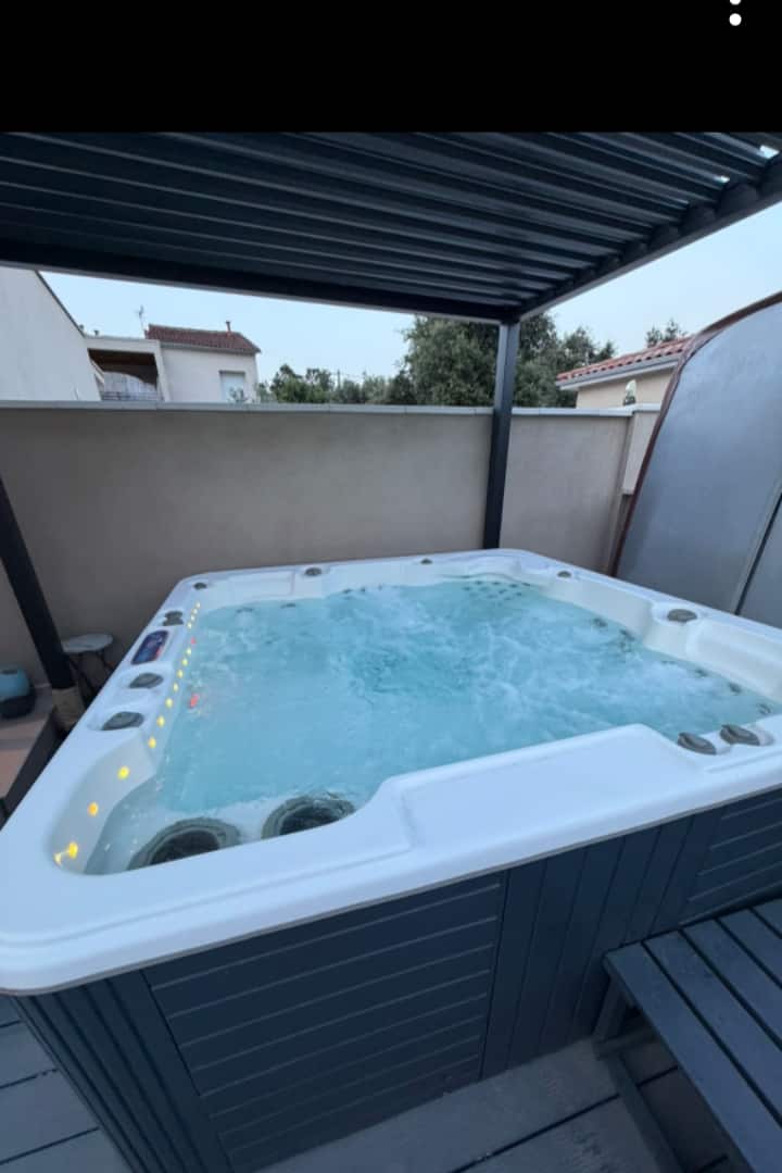 Maison Neuve 2 Chambres , Jacuzzi, Terrasse. - Alès