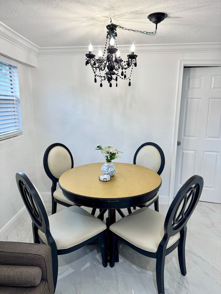 French Style Apartment - Near Hard Rock - Miramar, FL