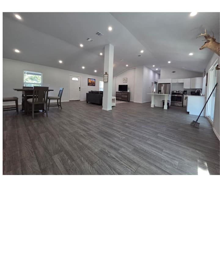 3br Family Retreat Mini Golf Soccer Field Fire Pit - Rowlett, TX