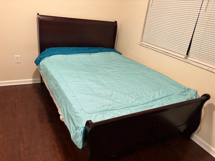 Minimalistic 1 Bed Stay - Homestead, FL