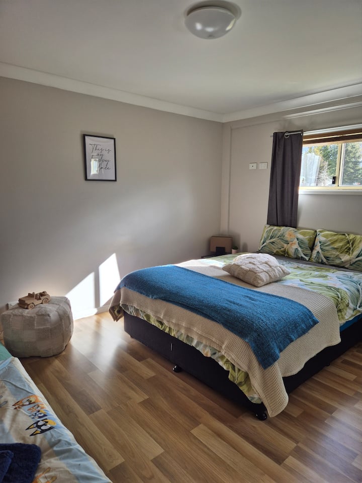 Quiet 1 Bdr. Apartment Close To Town - Guyra