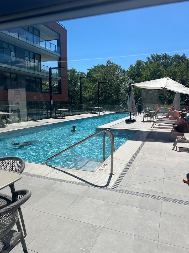 Beach Access Large Patio 1bed 1.5 Bath Sleeps 4 - Kelowna