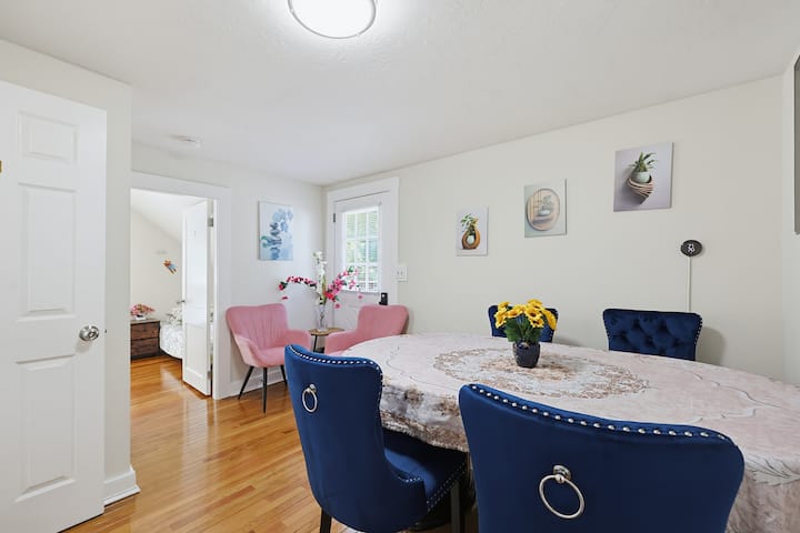 2 Bedrooms House | Near Market Basket & Plaza - Waltham, MA