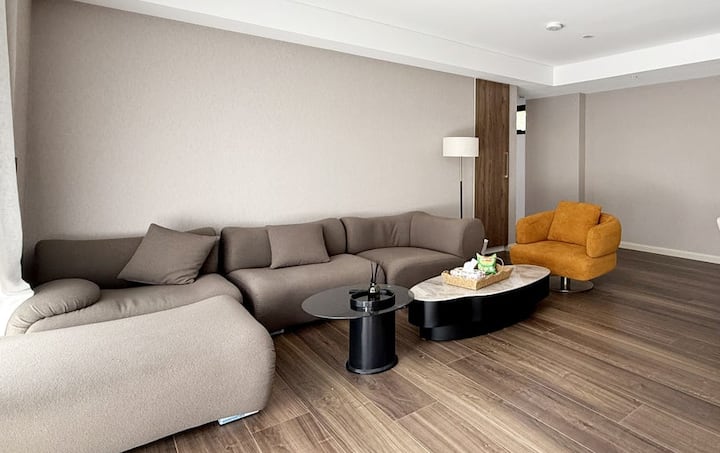 Stylish Ground-level 3br Home In Gladesville - Burwood