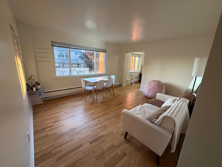 Apartment In Queen Anne - Seattle, WA