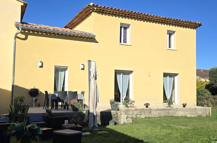Belle Maison 145 M². A 2 Pas De Toutes Commodités - Mallemort