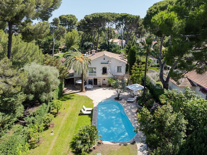 Authentique Villa Provençale Rénovée - Antibes