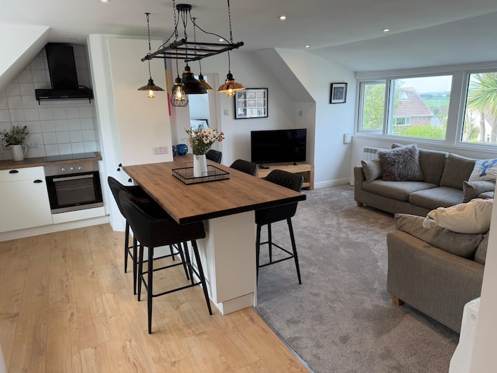 Salcombe Refurbished, 3 Bedroom Apartment Sleeps 5 - Salcombe