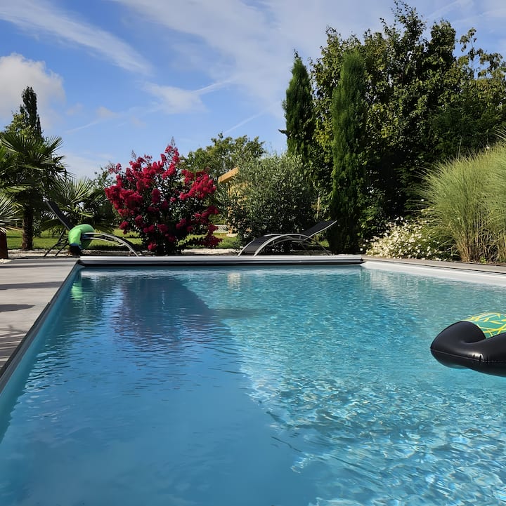 Casa 103, Gîte - Piscine Partagée - Beaugency