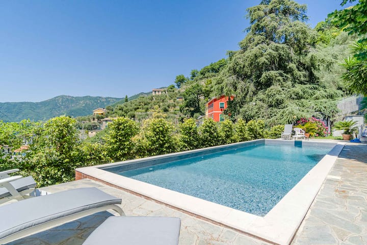 Guesthost - Exclusive Villa With Pool & Parking - Italy