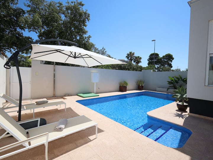 Private Pool Villa, Elegant Family Escape Alicante - Alicante