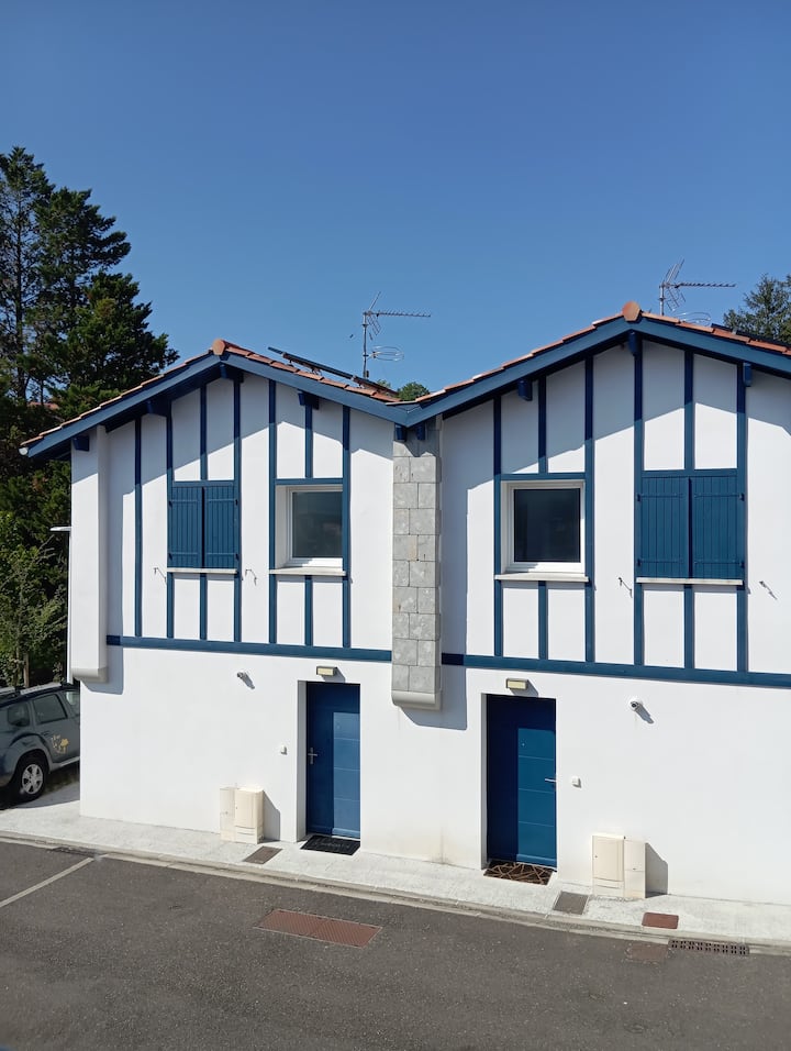 Maison Mitoyenne Ac Terrasse + 2 Parking Privatifs - Hendaye