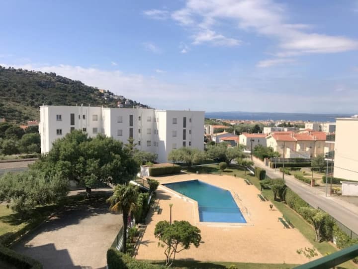 Appartement F3 Avec Piscine Et Parking à Roses - Roses