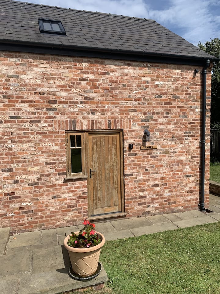 The Annex At Oak Farm - Macclesfield, UK