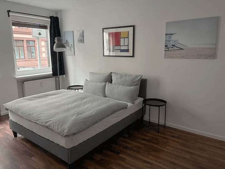 Fancy 3 Br Apartment Near Willy-brandt-platz - Frankfurt