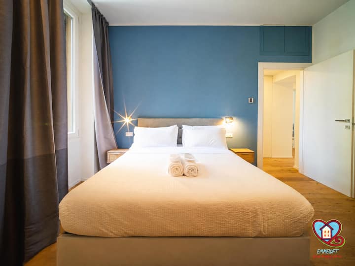 Full Moon | Modern Bright Mood · Milan - Milaan