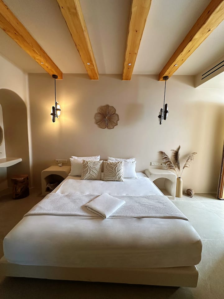 Cleopatra Luxury Suite, Naousa Town Center - Paros