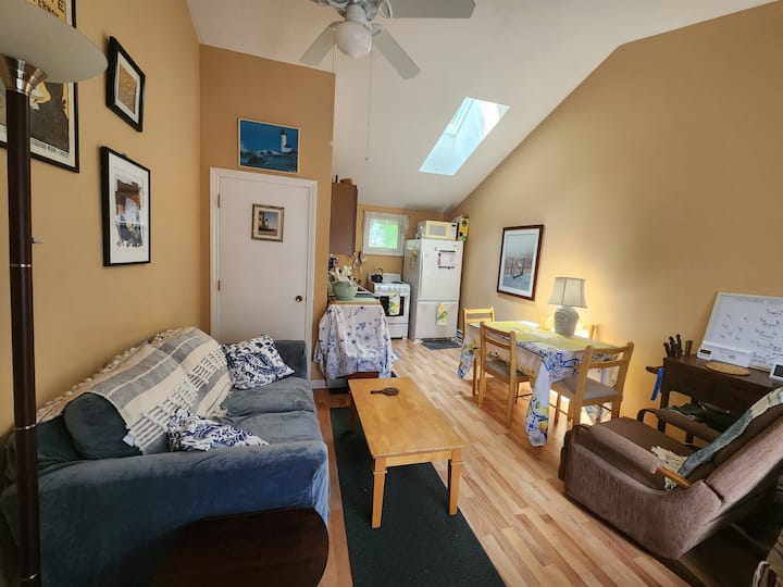Cape Cod Retreat  2br/2ba - .5 Mi To The Beach - South Yarmouth, MA