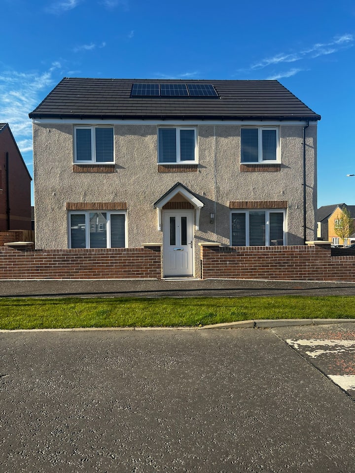 5 Bedroom House - Dunfermline