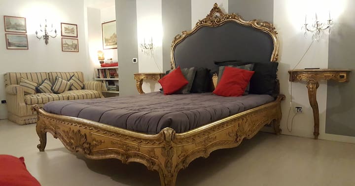 Appartamento Di Sette Stanze 4 Camere Da Letto - Napels