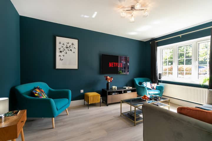 Big Discounts | Contractors | Free Parking | Wifi - Reading