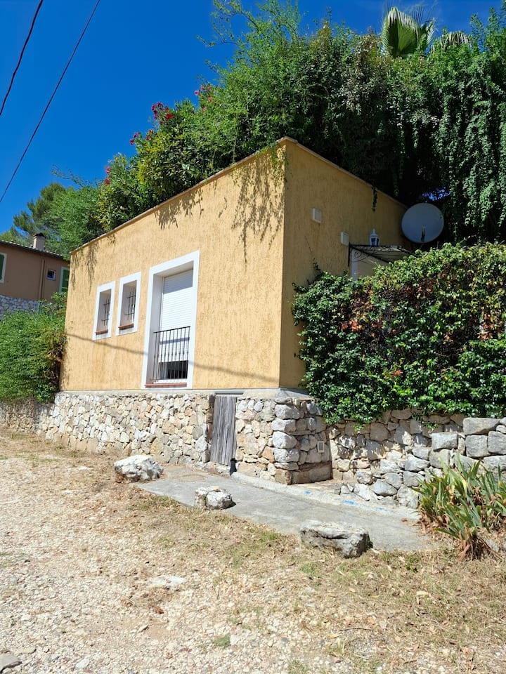 Charmante Maisonnette, Terrasse Et Parking Privé - Valbonne