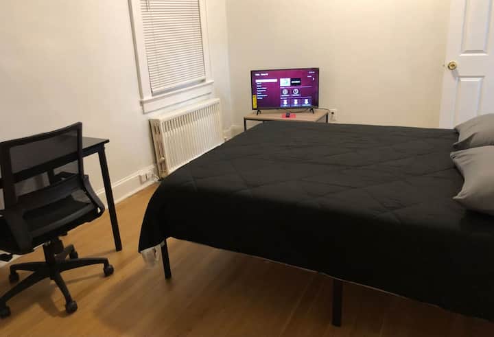 Spacious 2-bed Apartment, Private Street Entrance - Paterson, NJ