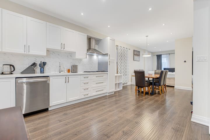 Central Toronto Stay | 4 Parking 3-min To Ttc - Toronto
