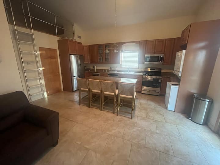 Fully Furnished Cottage Steps Off The Beach - Hampton Bays, NY