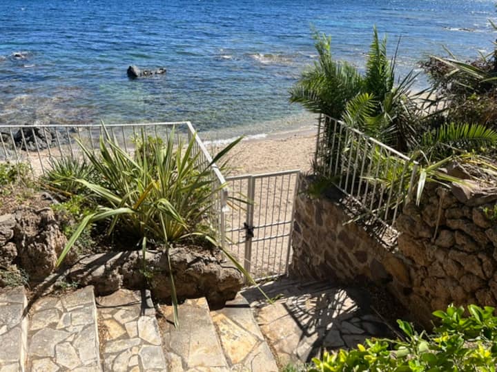 Entre Cannes Et St-tropez Villa Pieds Dans L'eau - Roquebrune-sur-Argens