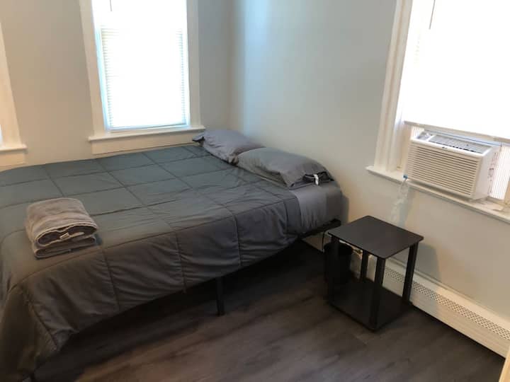 2br + Office · Free Parking · Nyc Bus - Staten Island