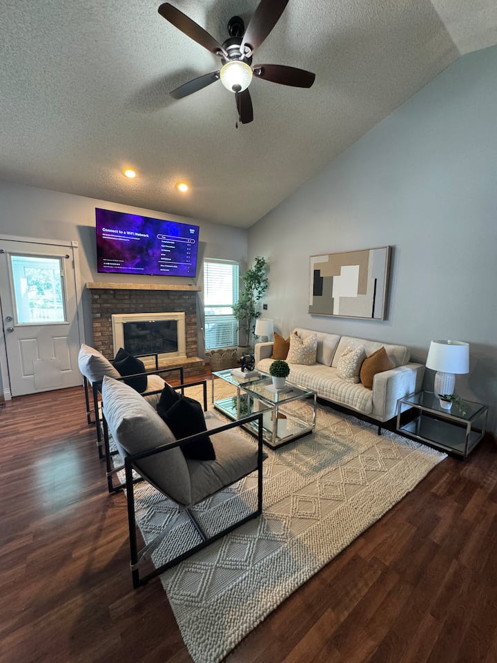 Cozy By Tozzi Retreat By Scottafb - Belleville, IL