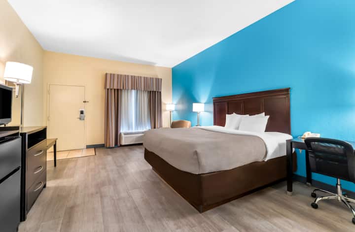 King Room With Whirlpool - Disability/non Smoking - Union City, TN