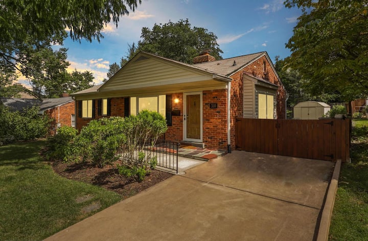 Spacious Luxury 4br Home In Falls Church - Falls Church, VA