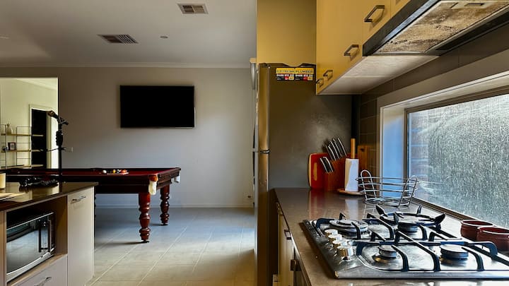 Upper Rooms Space In House With Adjoining Balcony - Donnybrook