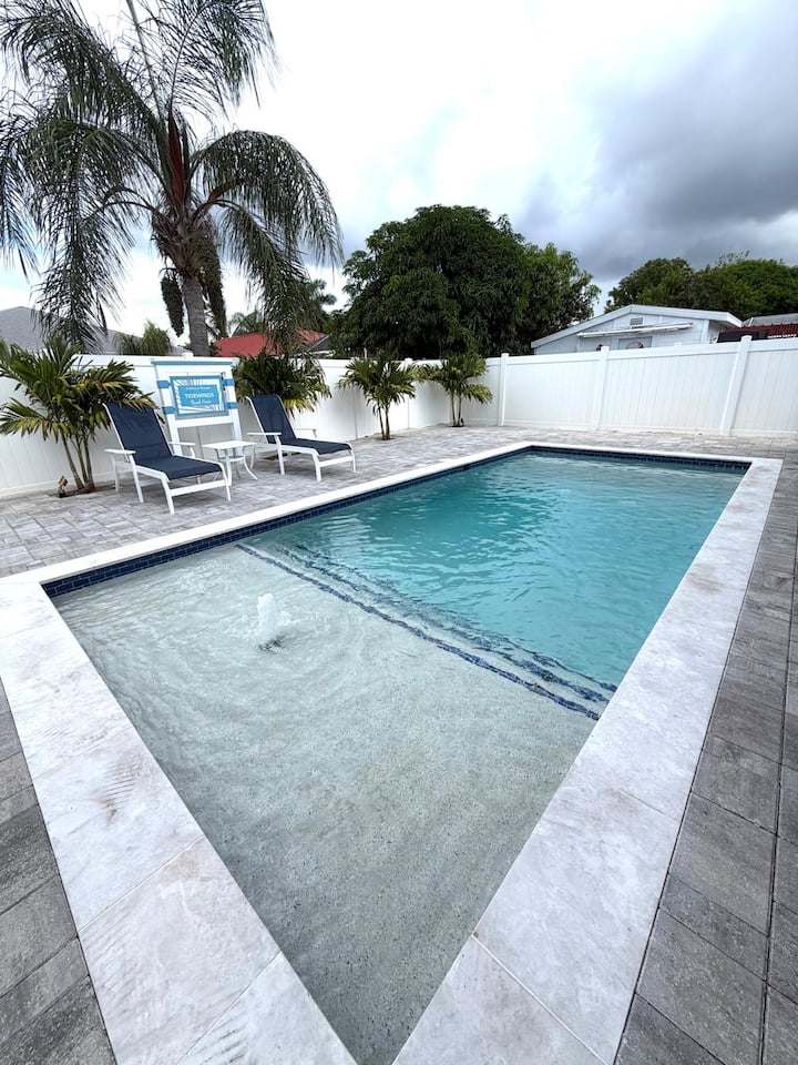 Near Anna Maria/heated Saltwater Pool/sleeps 11 - Bradenton Beach