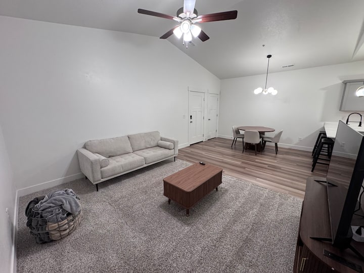 Family Space | Pets | Balcony | Golf & Food Nearby - Lehi, UT