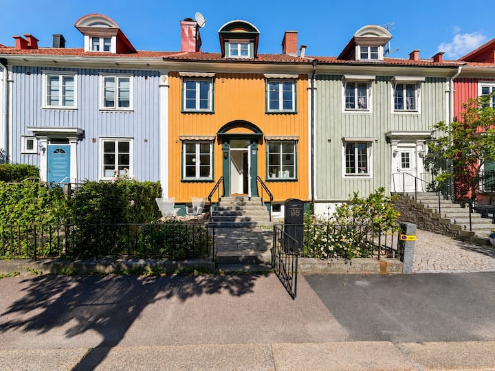 4 Bedroom Townhouse Near City With Free Parking - Gothenburg