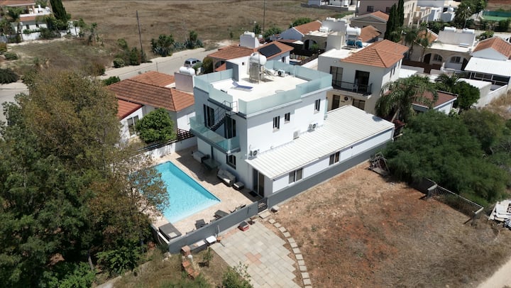 Cyprus Large Villa With Private Pool Area - Nissi Beach