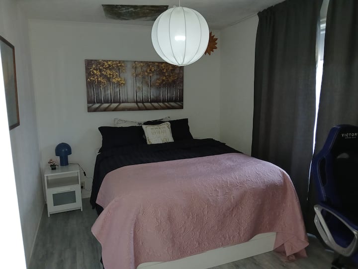 Ett Och En Hav Lägenhet, Hus Svikit, I Varberg. - Varberg