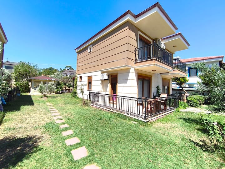 Cunda Duplex Villa, Garden &Balcony, Walk To Beach - Cunda Adası