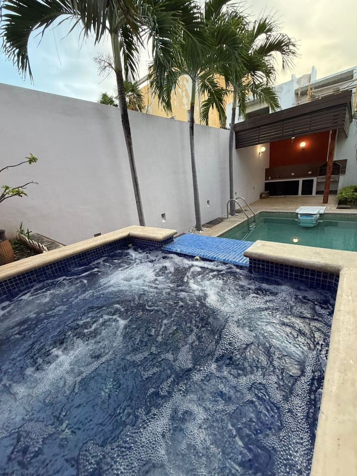 Casa Hermosa Grande Con Alberca Y Jacuzzi - Cancún